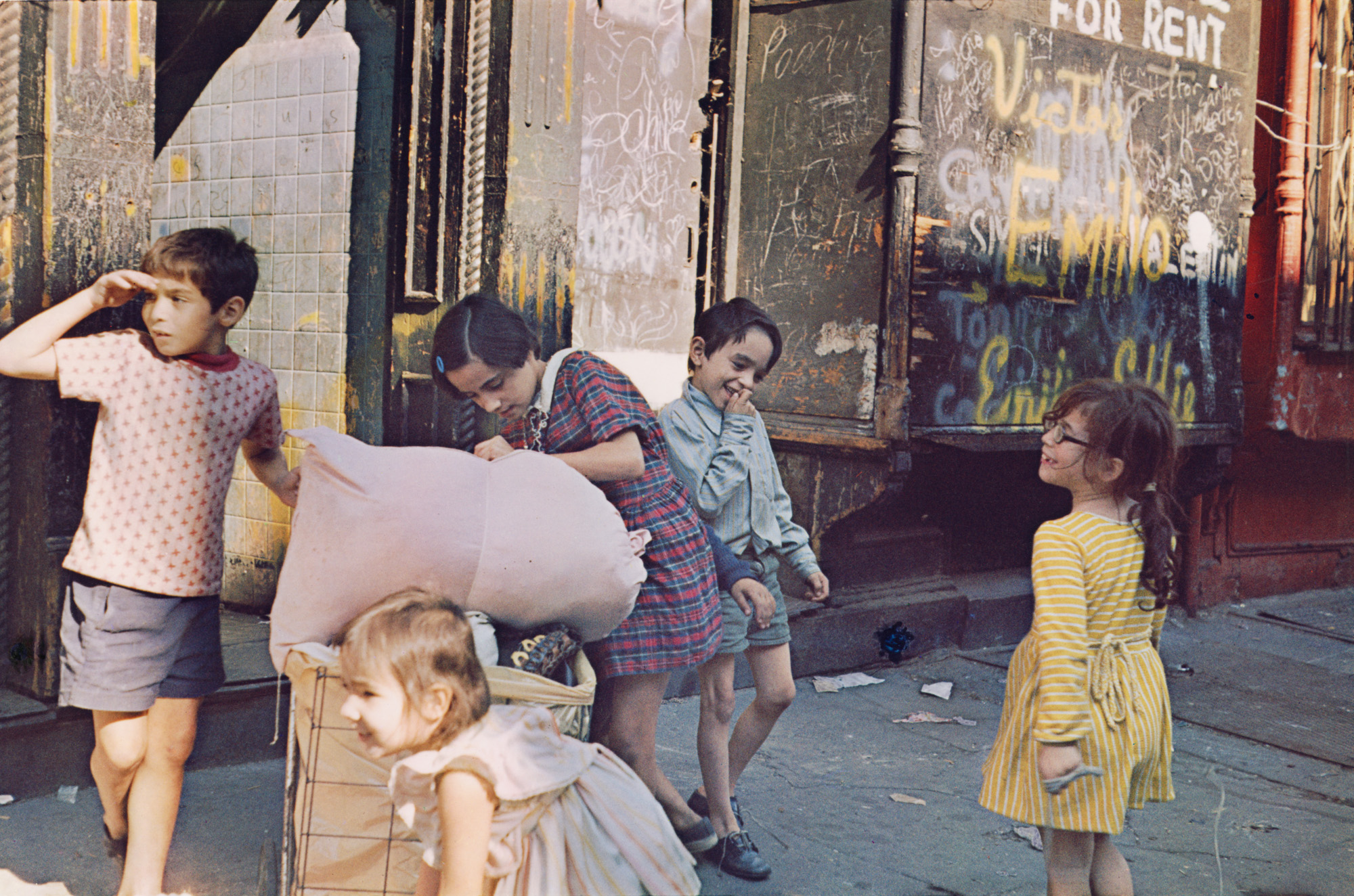 Helen Levitt: Eighteen Color Photographs | Fraenkel Gallery
